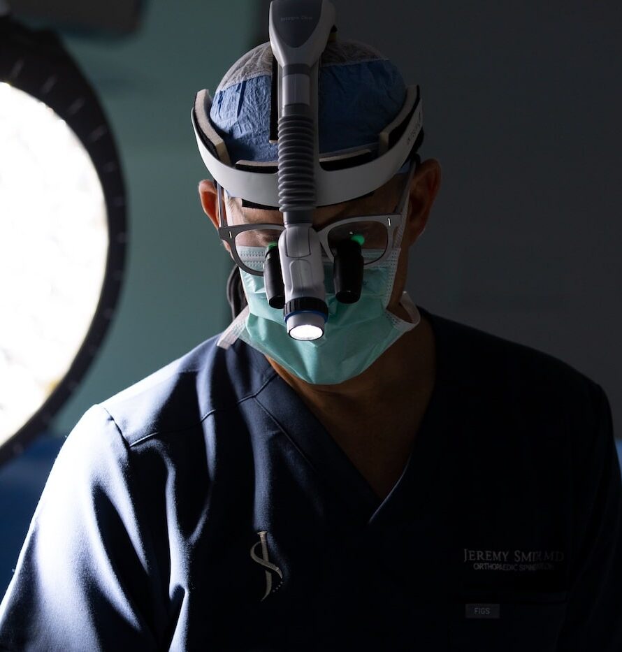 Cervical Kyphosis: Symptoms & Treatment Options - Jeremy Smith, MD